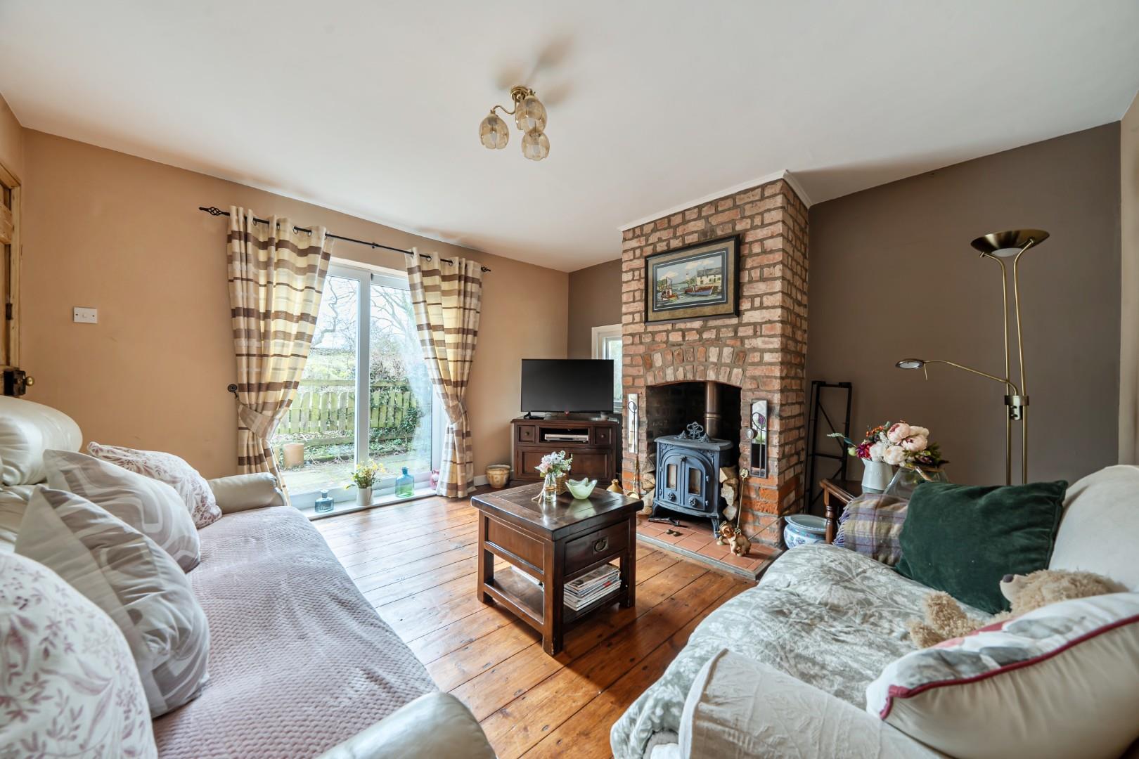 Plas Y Court Cottage, Winnington Green, Welshpool, SY21 8DN | Estate ...